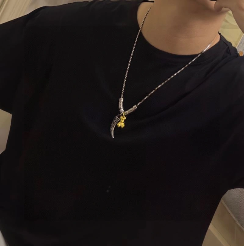 Original Louis Vuitton Necklaces