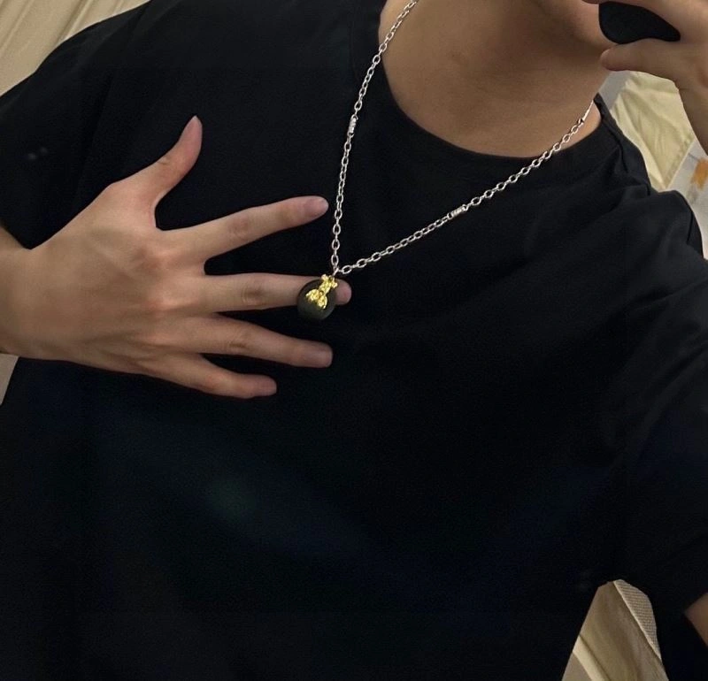 High accuracy Louis Vuitton Necklaces