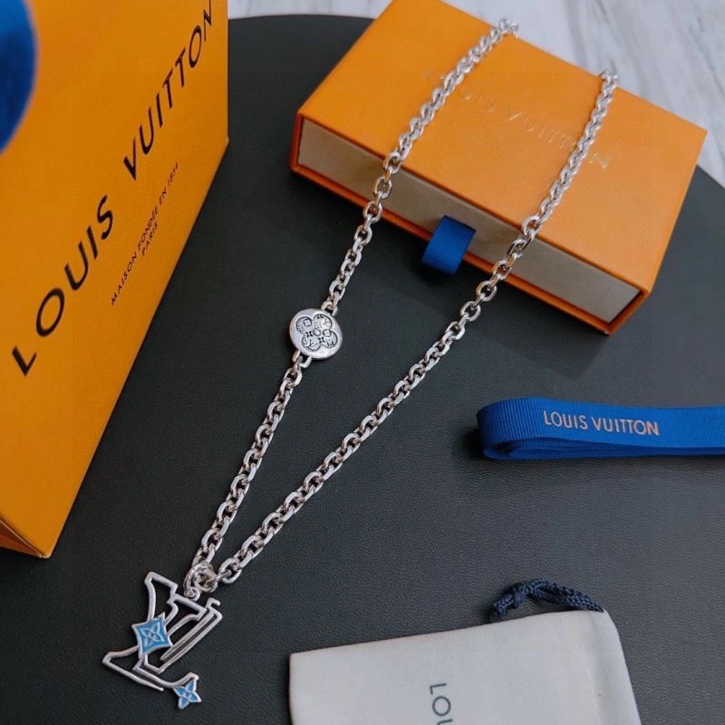 Accurate model Louis Vuitton Necklaces