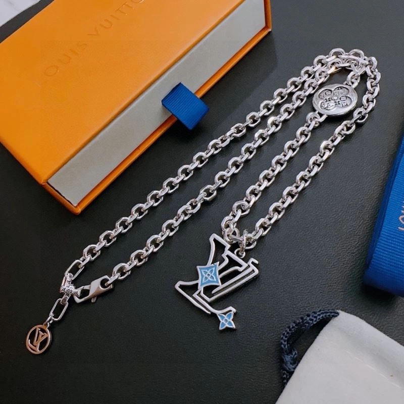 Accurate model Louis Vuitton Necklaces