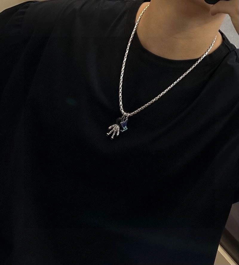 Value-priced Louis Vuitton Necklaces