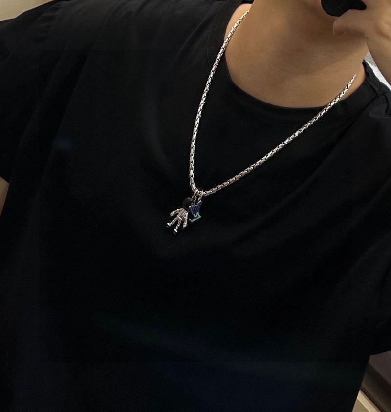 Value-priced Louis Vuitton Necklaces