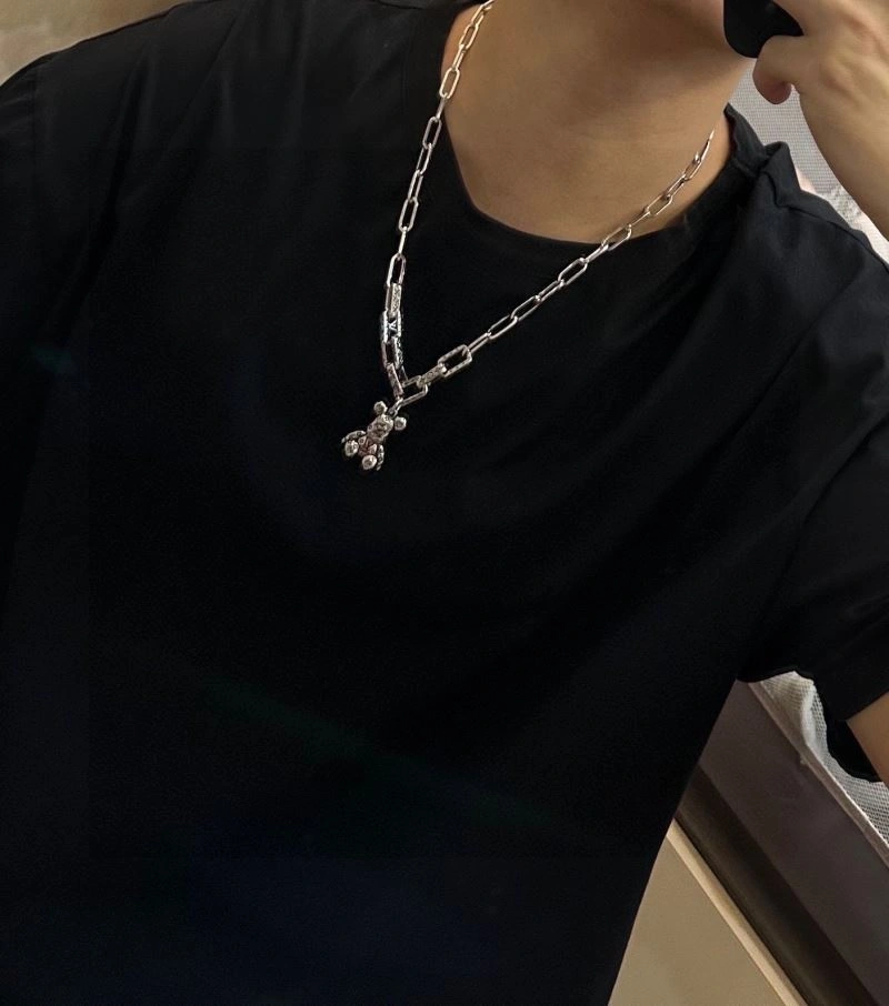 Exact replica Louis Vuitton Necklaces