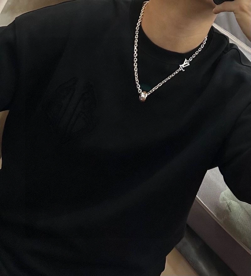 Value-priced Louis Vuitton Necklaces