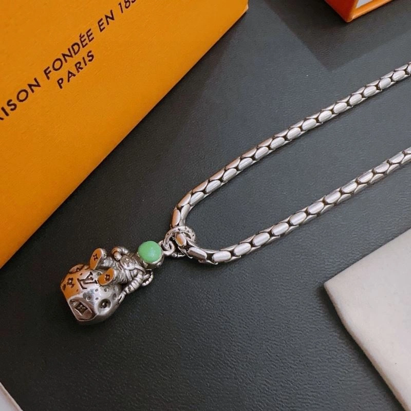 Factory-made Louis Vuitton Necklaces