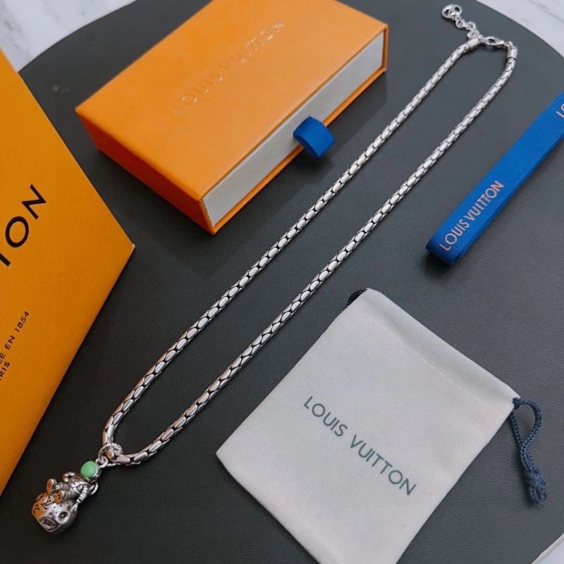 Factory-made Louis Vuitton Necklaces