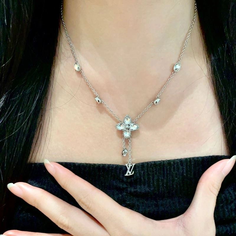 High accuracy Louis Vuitton Necklaces