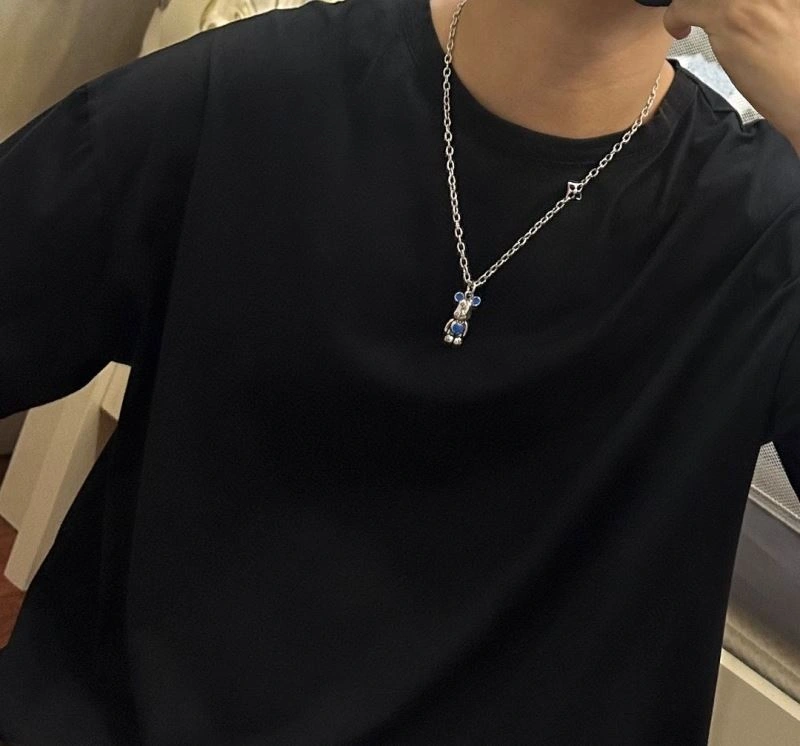 Accurate model Louis Vuitton Necklaces