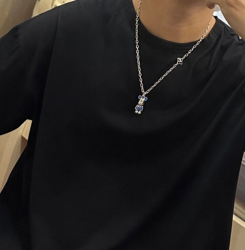 Accurate model Louis Vuitton Necklaces