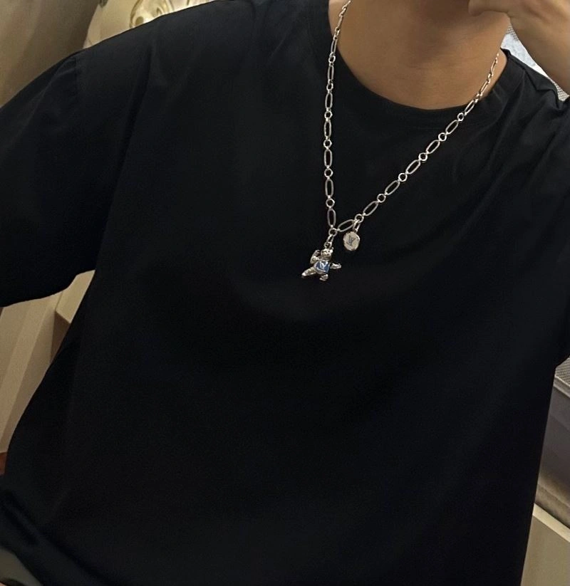 Brand-authenticated Louis Vuitton Necklaces