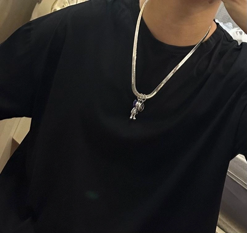 Reasonably priced Louis Vuitton Necklaces