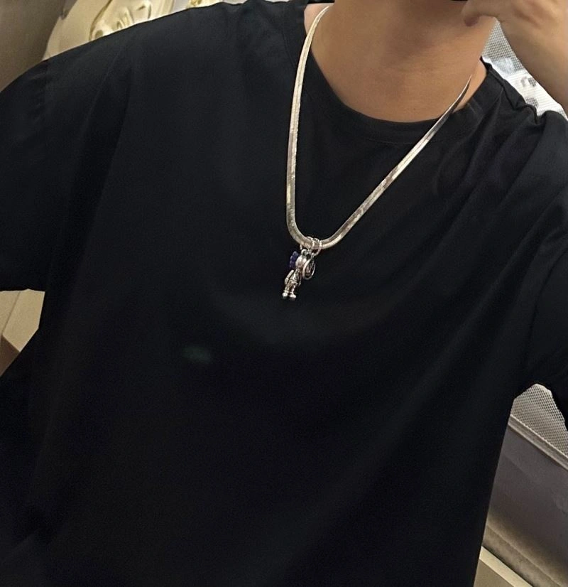 Reasonably priced Louis Vuitton Necklaces