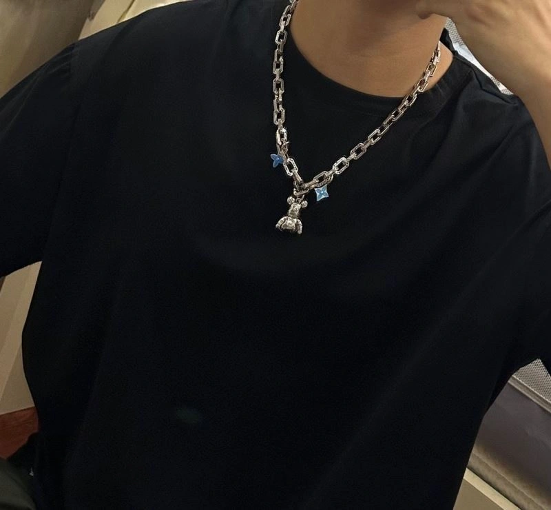 Inexpensive Louis Vuitton Necklaces