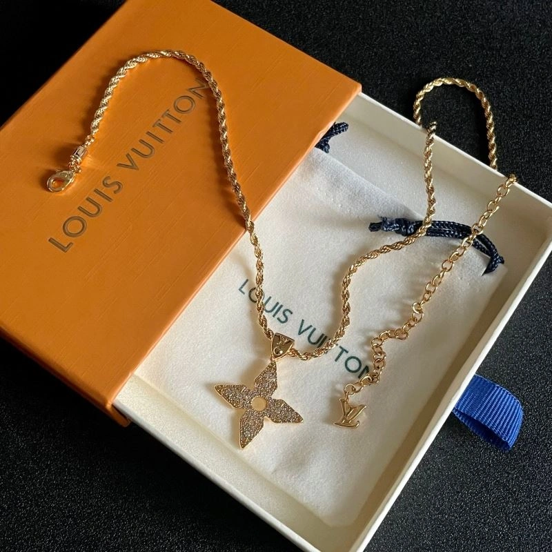 Value-priced Louis Vuitton Necklaces