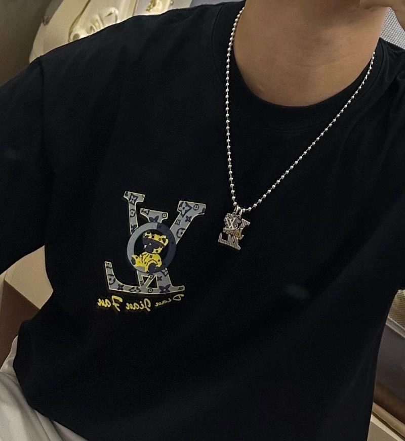 Value-priced Louis Vuitton Necklaces