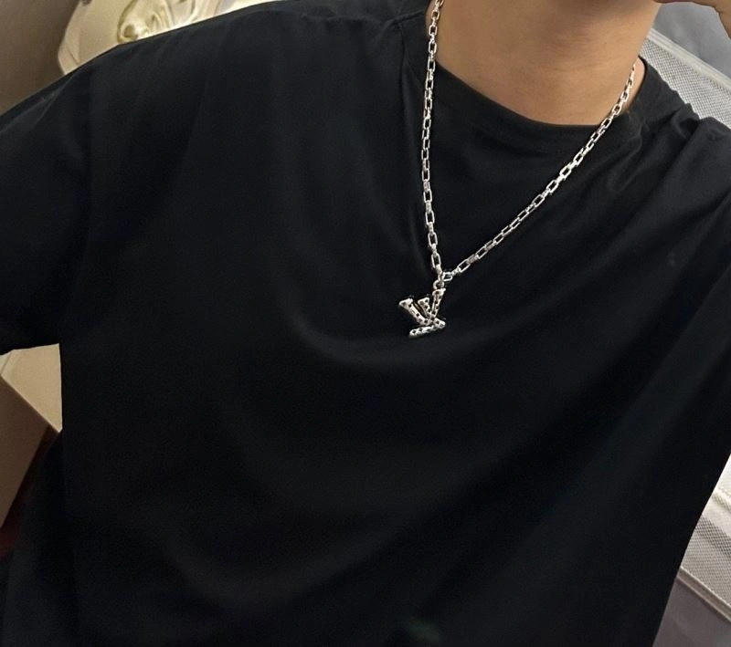Mirror quality Louis Vuitton Necklaces