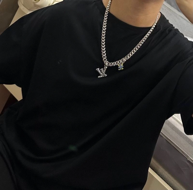 Legit Louis Vuitton Necklaces