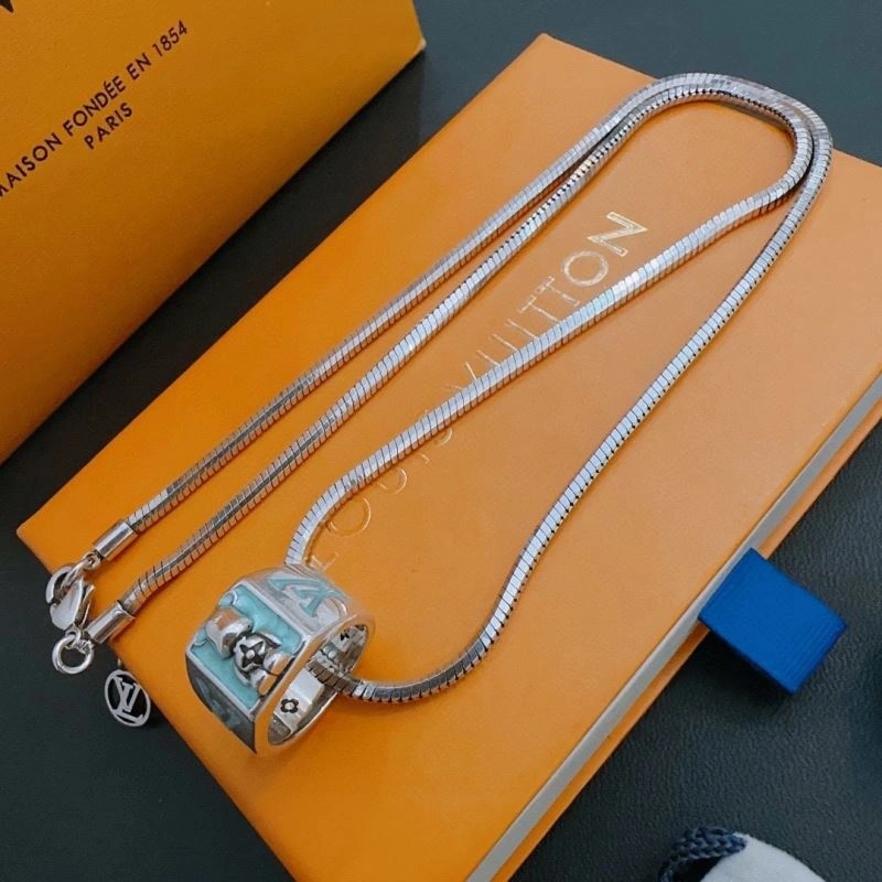 Perfect replica Louis Vuitton Necklaces