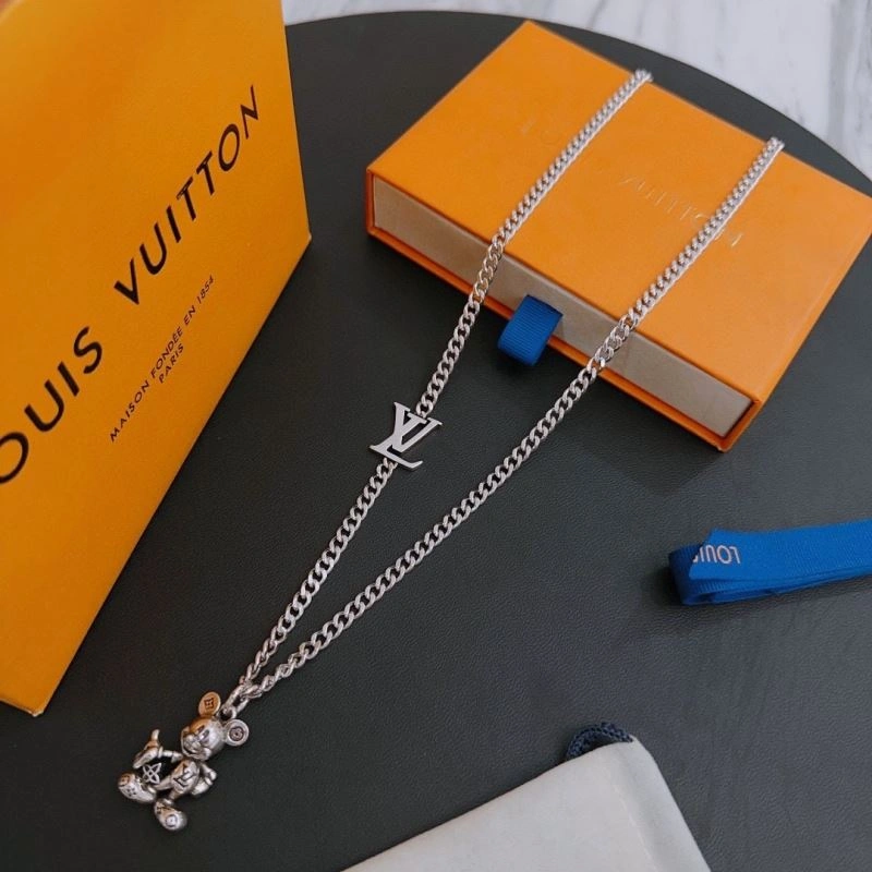 Brand-authenticated Louis Vuitton Necklaces