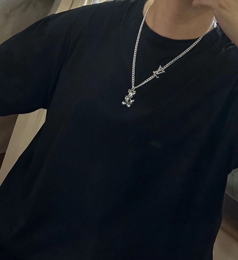 Brand-authenticated Louis Vuitton Necklaces