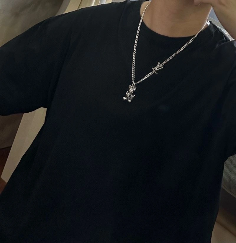 Brand-authenticated Louis Vuitton Necklaces