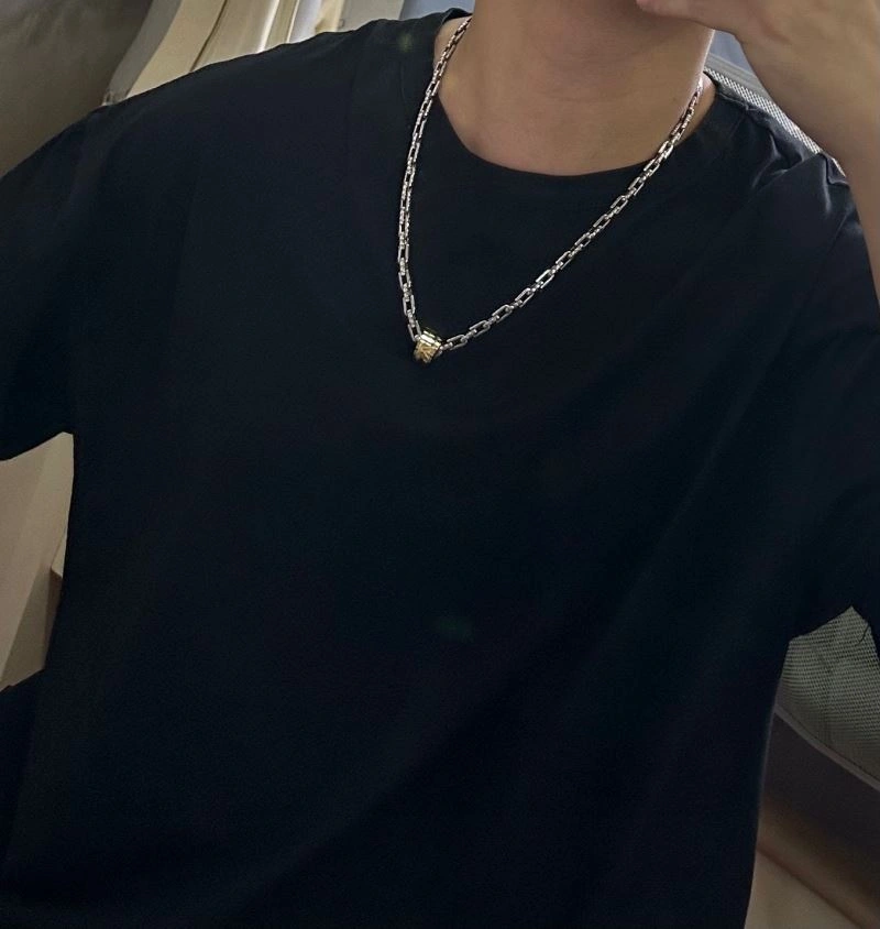 Indistinguishable Louis Vuitton Necklaces