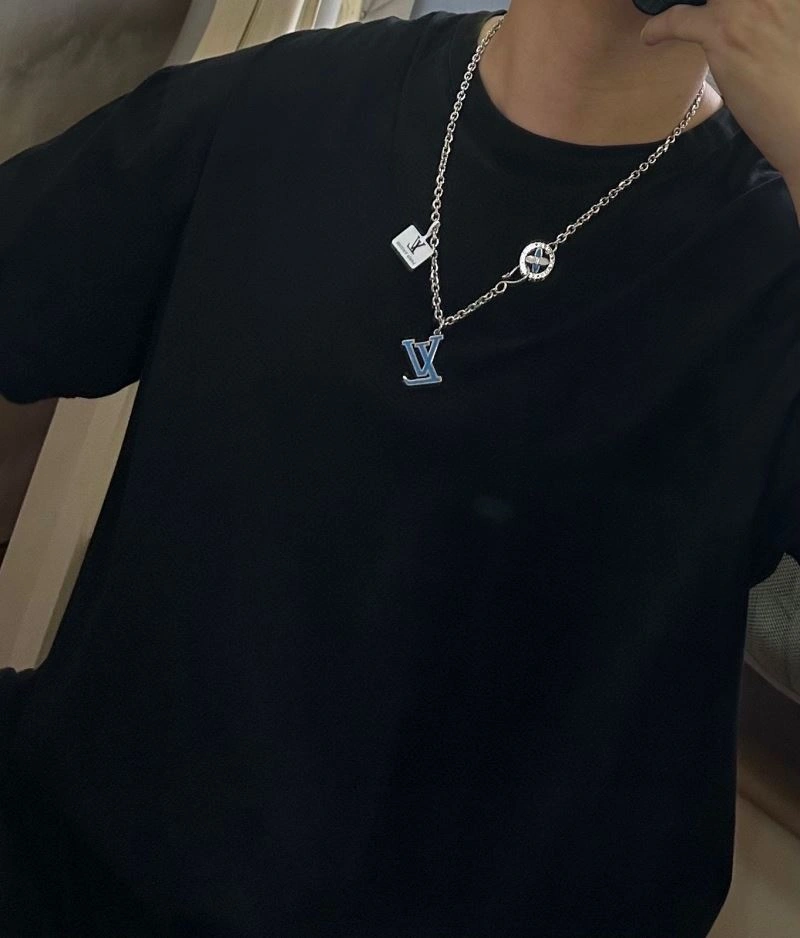 Indistinguishable Louis Vuitton Necklaces