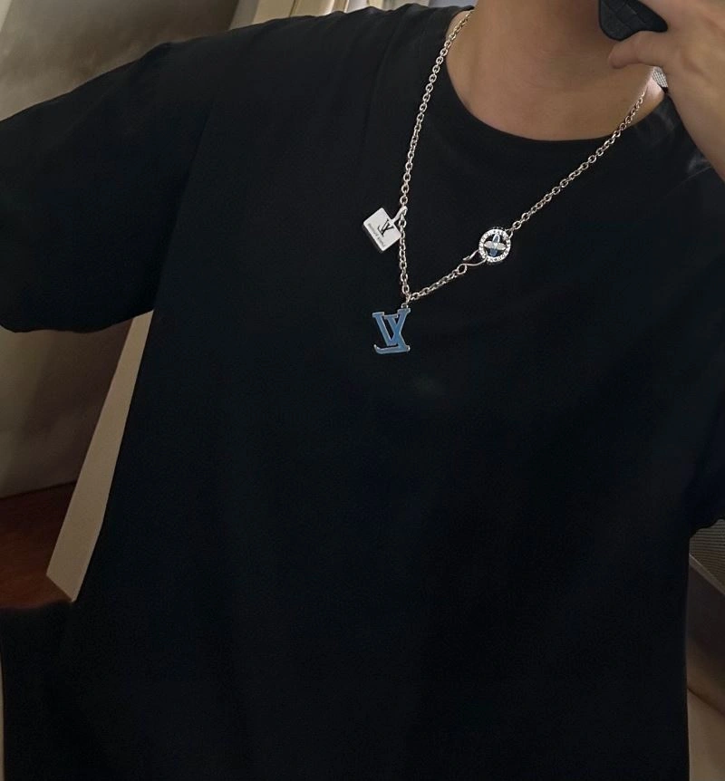 Indistinguishable Louis Vuitton Necklaces