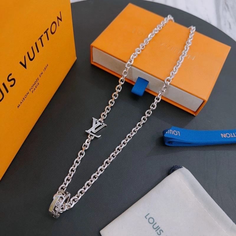 Low-cost Louis Vuitton Necklaces