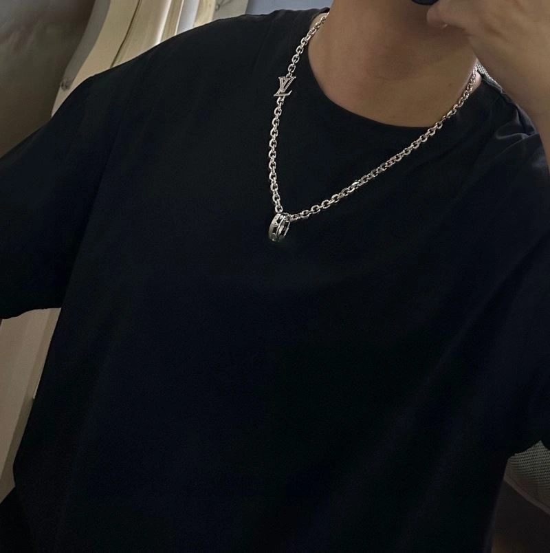Low-cost Louis Vuitton Necklaces