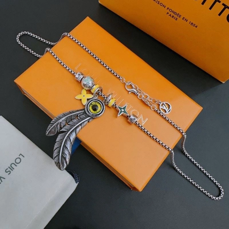 Inexpensive Louis Vuitton Necklaces