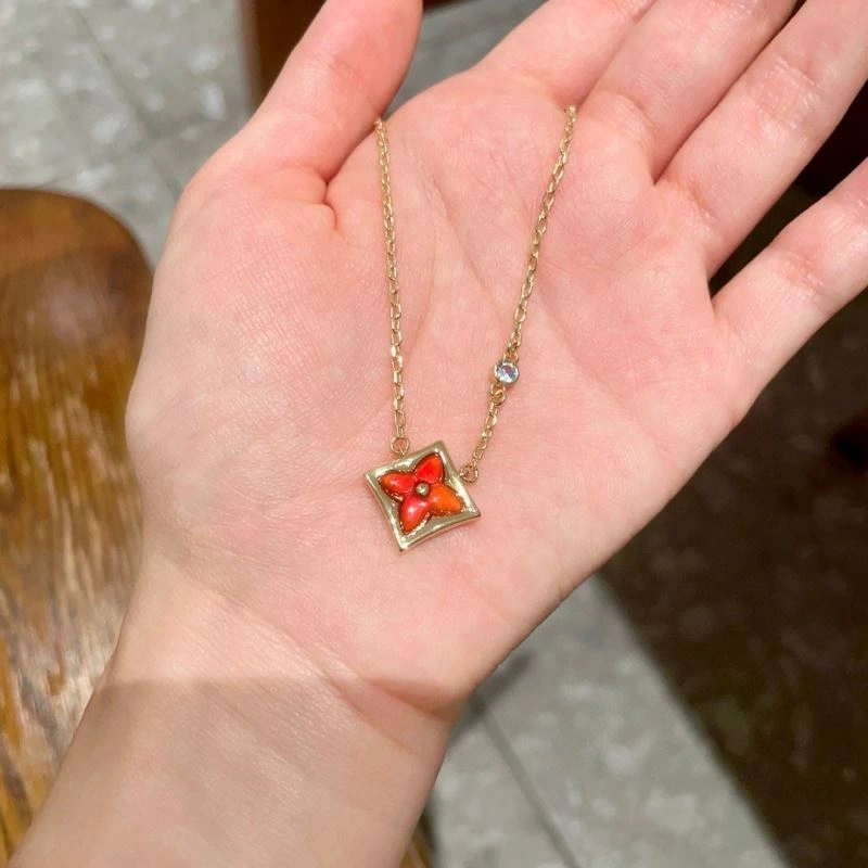 Reasonably priced Louis Vuitton Necklaces