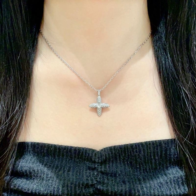 Reasonably priced Louis Vuitton Necklaces