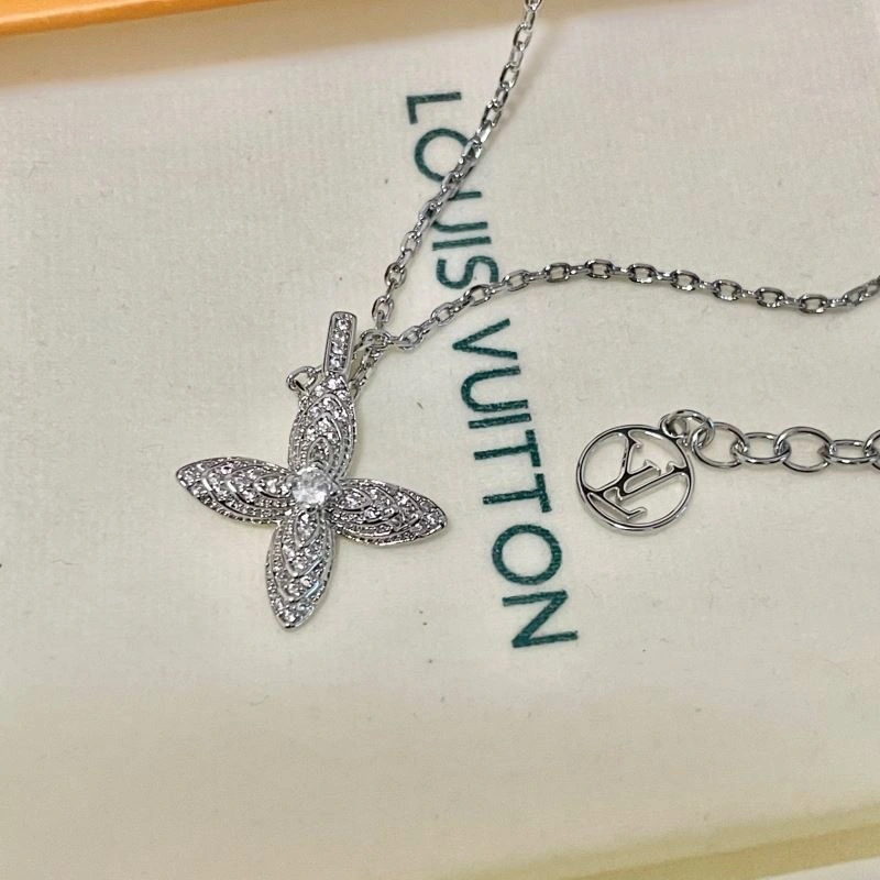 Reasonably priced Louis Vuitton Necklaces