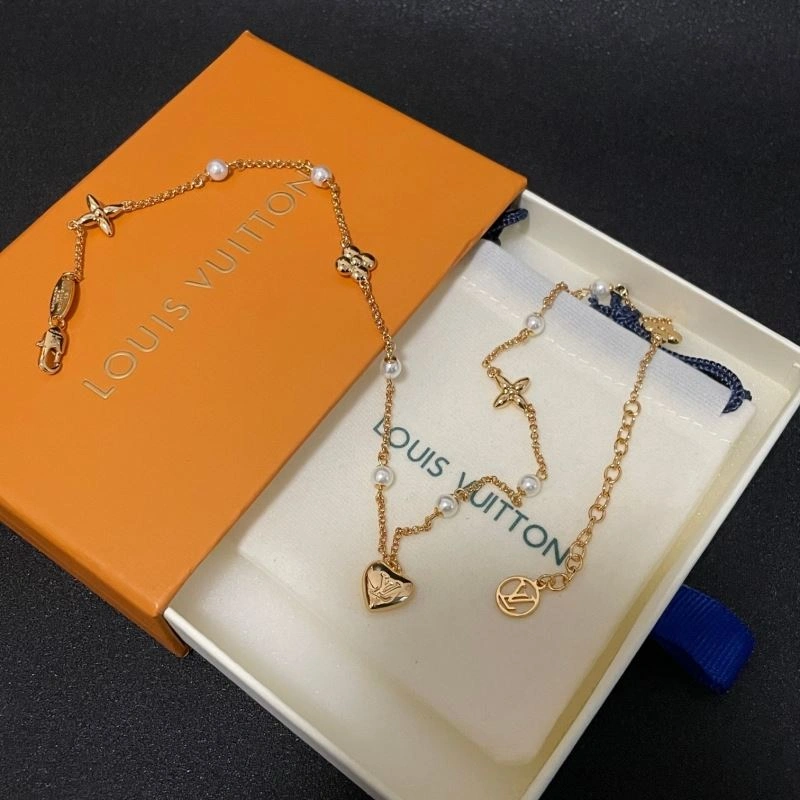 Value-priced Louis Vuitton Necklaces