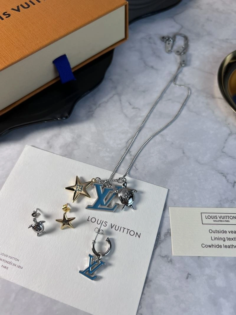 Indistinguishable Louis Vuitton Necklaces