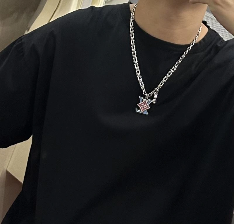 Value-priced Louis Vuitton Necklaces
