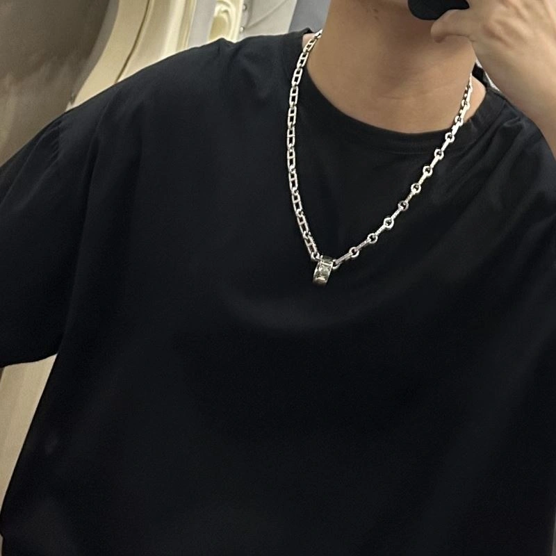 Official Louis Vuitton Necklaces