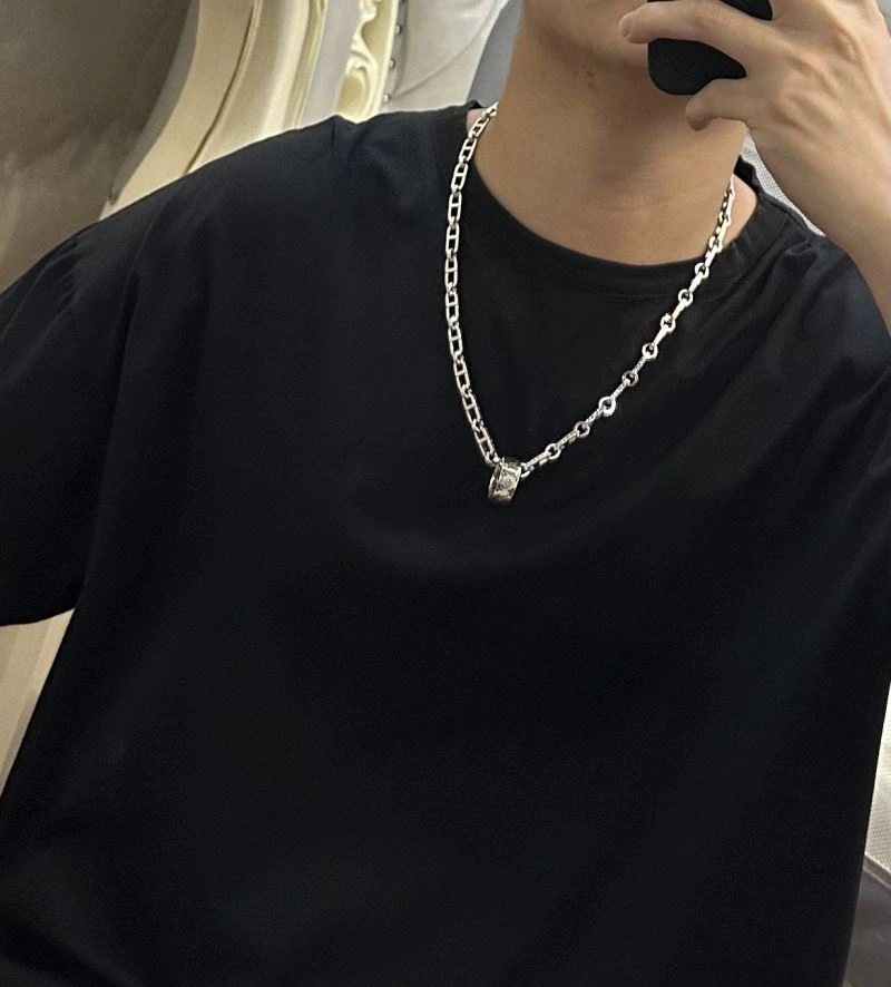 Official Louis Vuitton Necklaces