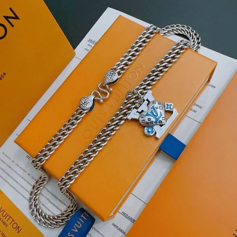 Bargain Louis Vuitton Necklaces