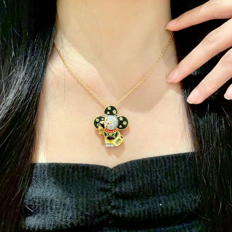 Louis Vuitton Necklaces