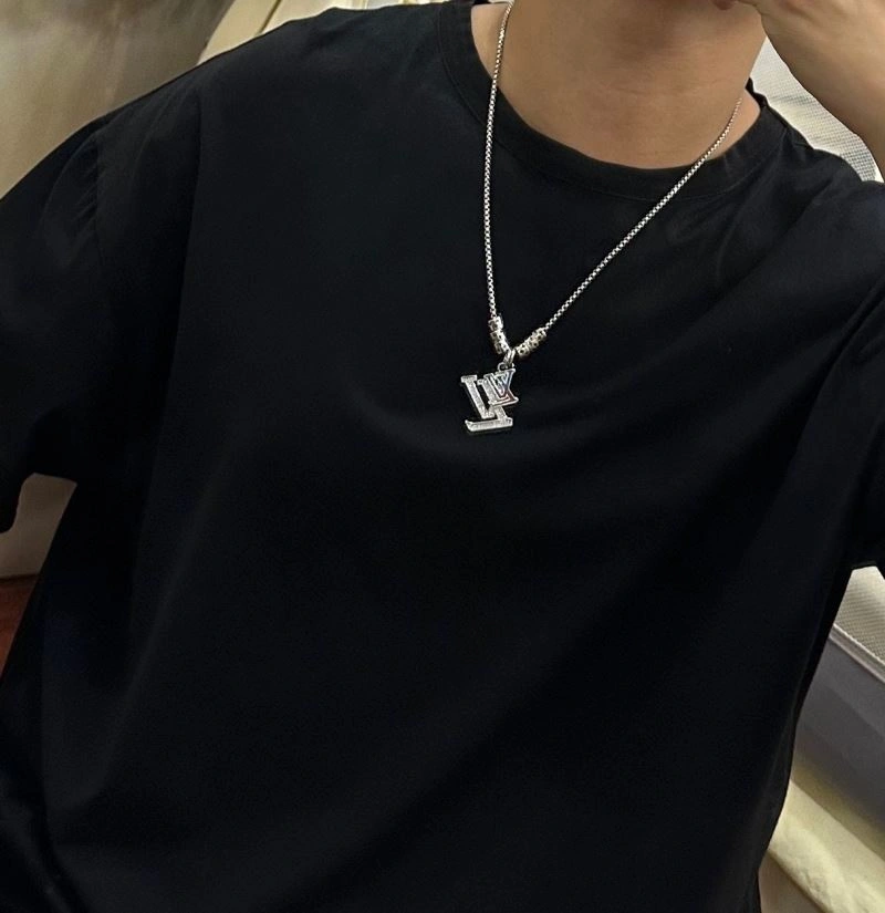 Discounted Louis Vuitton Necklaces