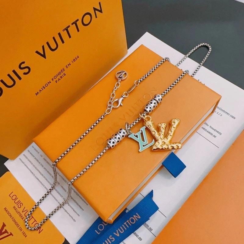 Discounted Louis Vuitton Necklaces
