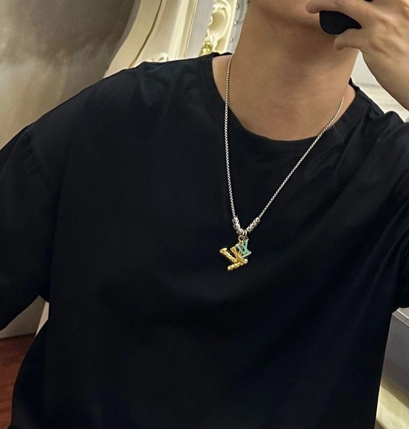 Discounted Louis Vuitton Necklaces