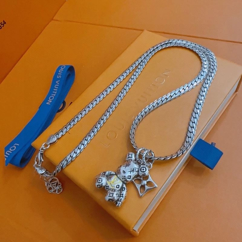 Low-cost Louis Vuitton Necklaces