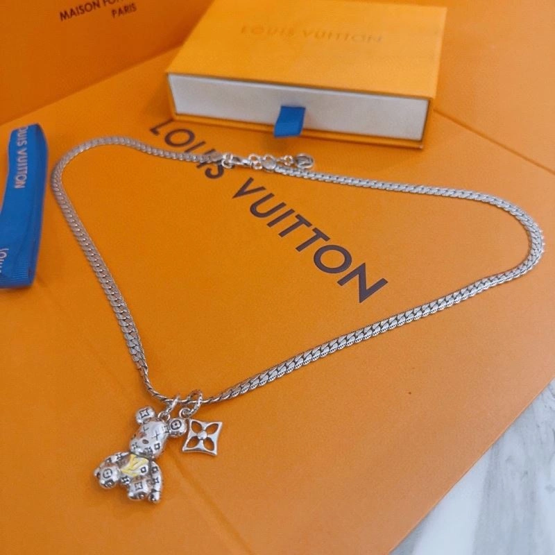 Low-cost Louis Vuitton Necklaces