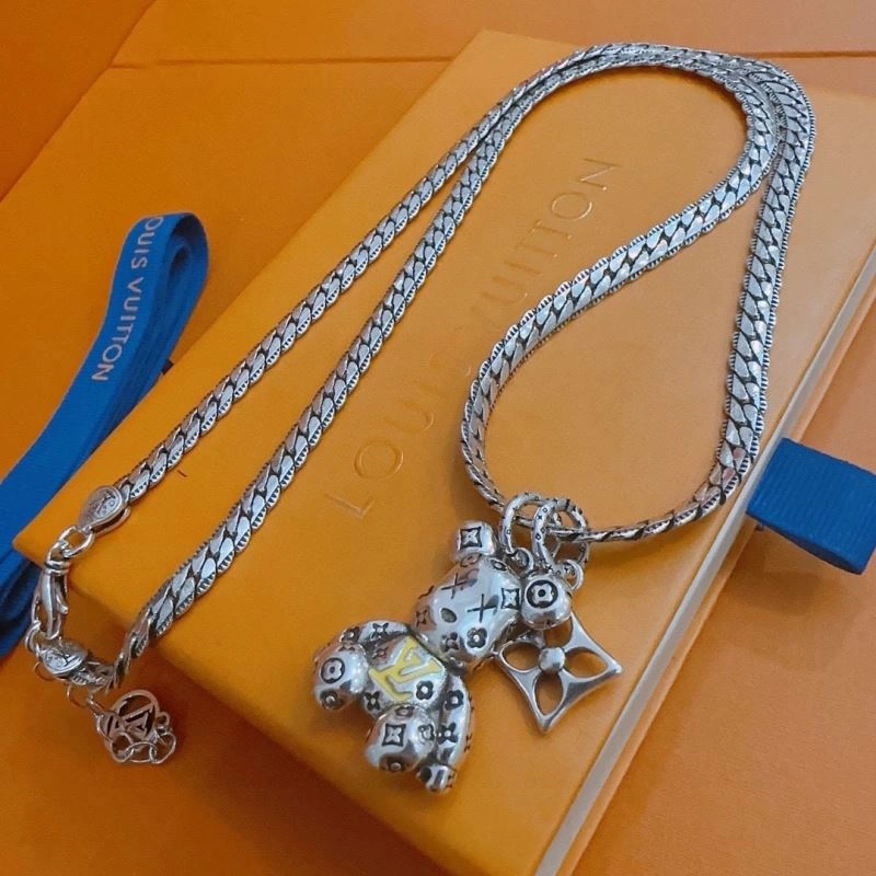 Low-cost Louis Vuitton Necklaces