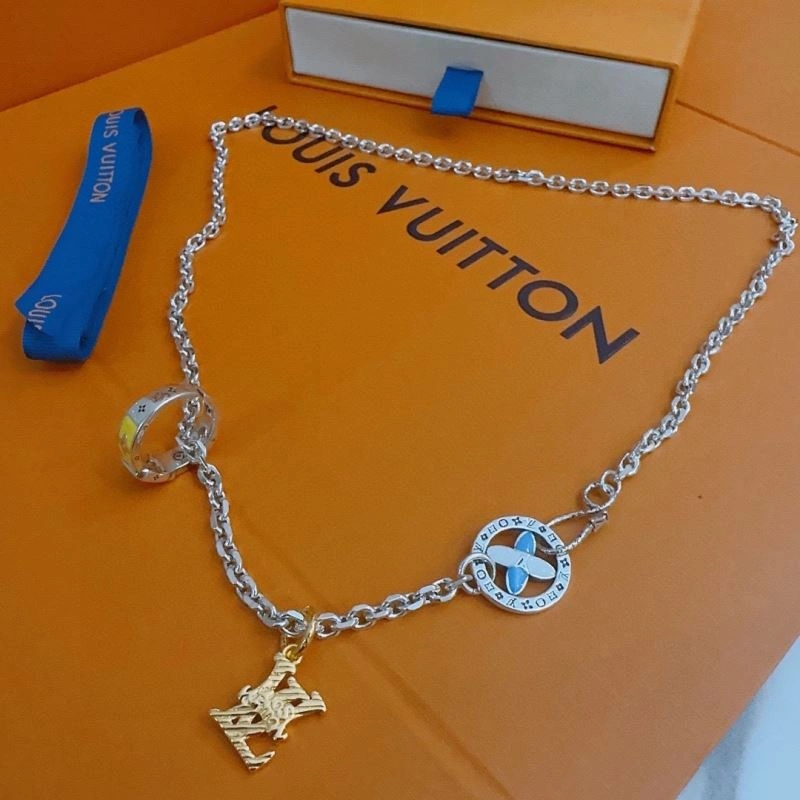 Top mirror Louis Vuitton Necklaces