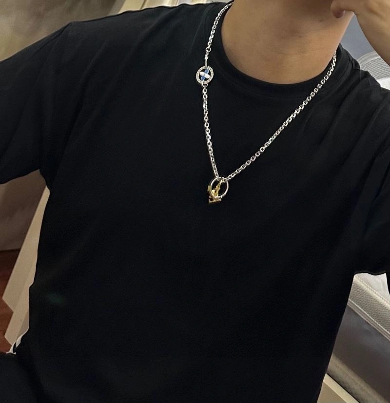 Top mirror Louis Vuitton Necklaces