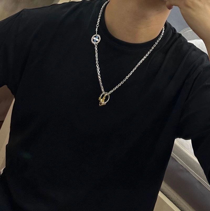 Top mirror Louis Vuitton Necklaces